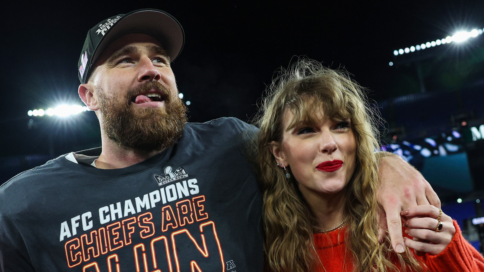 Taylor Swift & Travis Kelce Coordinate 2024 Super Bowl Outfits To Send ... Taylor Swift & Travis Kelce Coordinate 2024 Super Bowl Outfits To Send ...