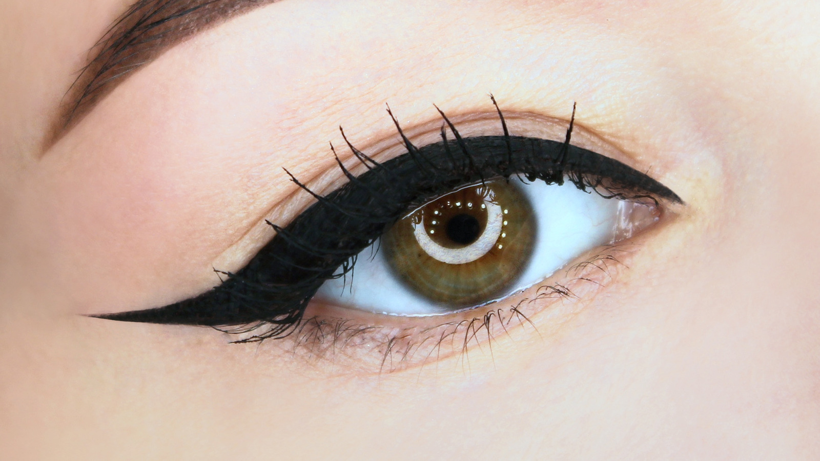 The Best Eyeliners For Creating The Perfect Cat Eye The Best Eyeliners For Creating The Perfect Cat Eye