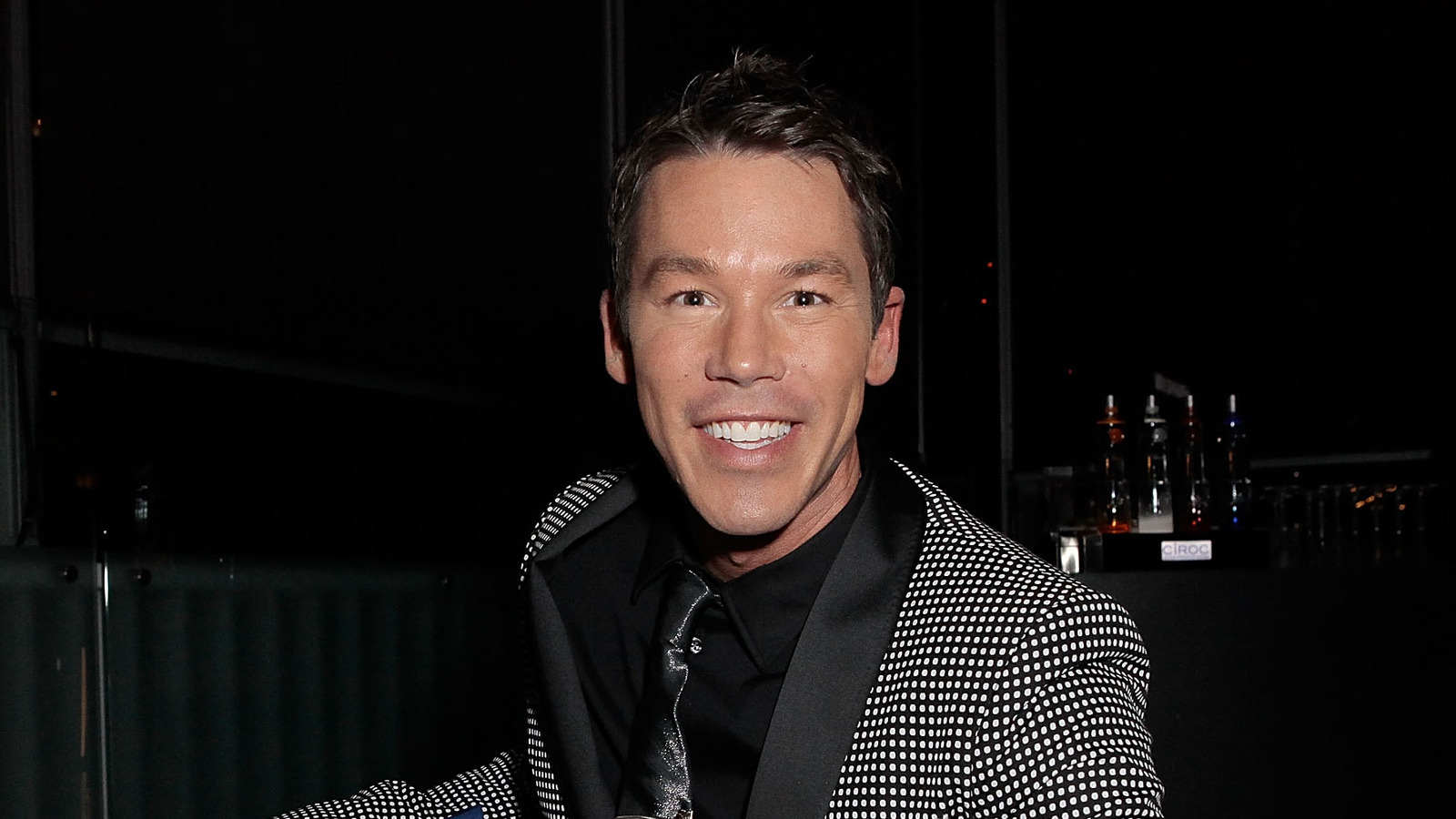 David Bromstad Can't Let Go Of This Fashion Trend