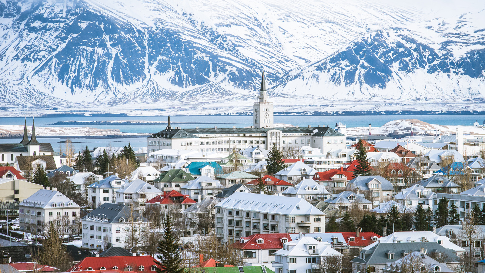 The Icelandic Tradition You Should Try For An Even Cozier Holiday Season