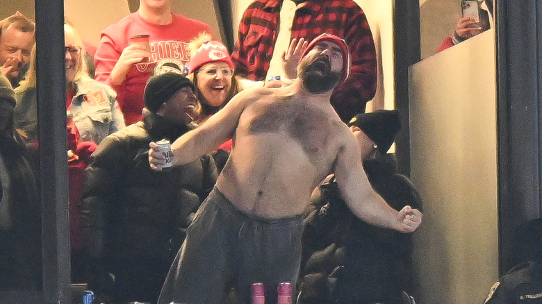 The Message Kylie Kelce Sent To Husband Jason After He Climbed Into ...