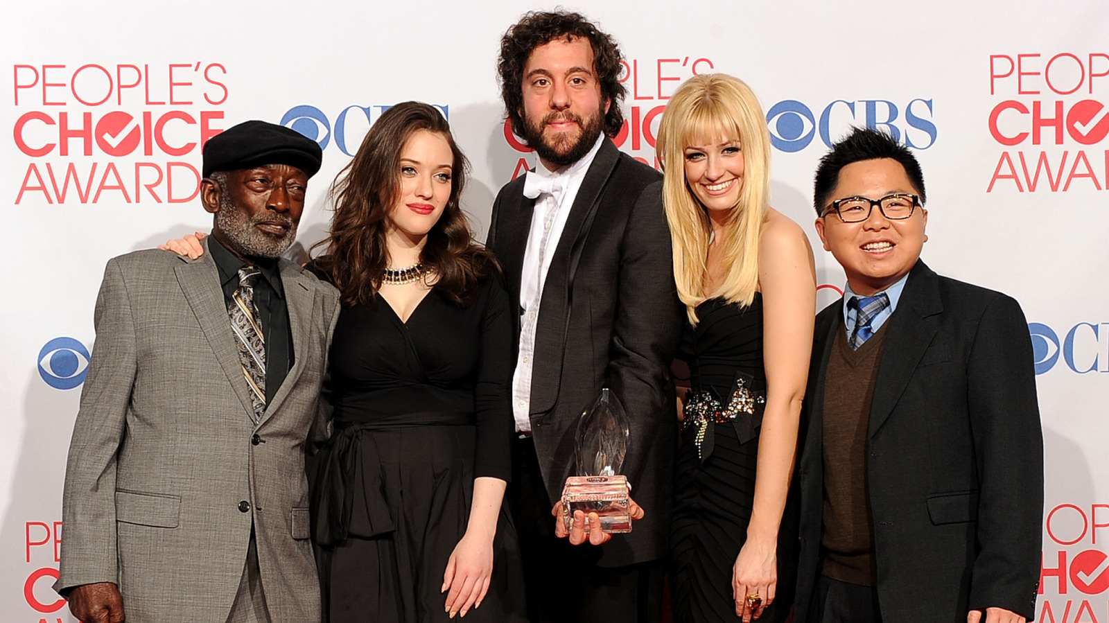 The Real-Life Partners Of The 2 Broke Girls Cast