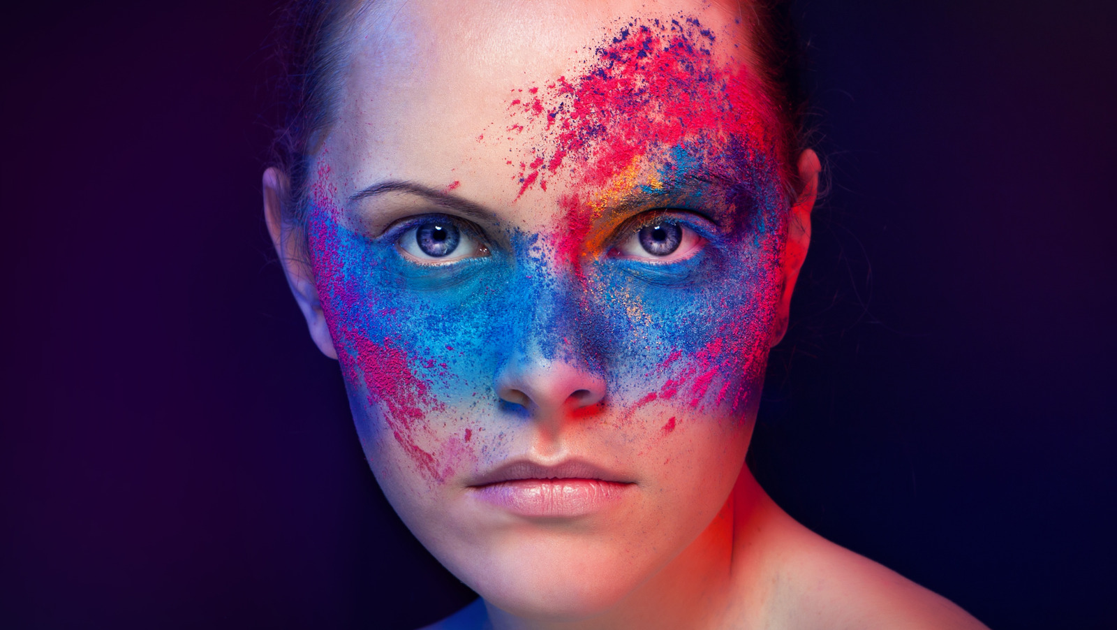 The Shiny Eyeshadow Trend That's The Easier, Wearable Way To Nail The ...