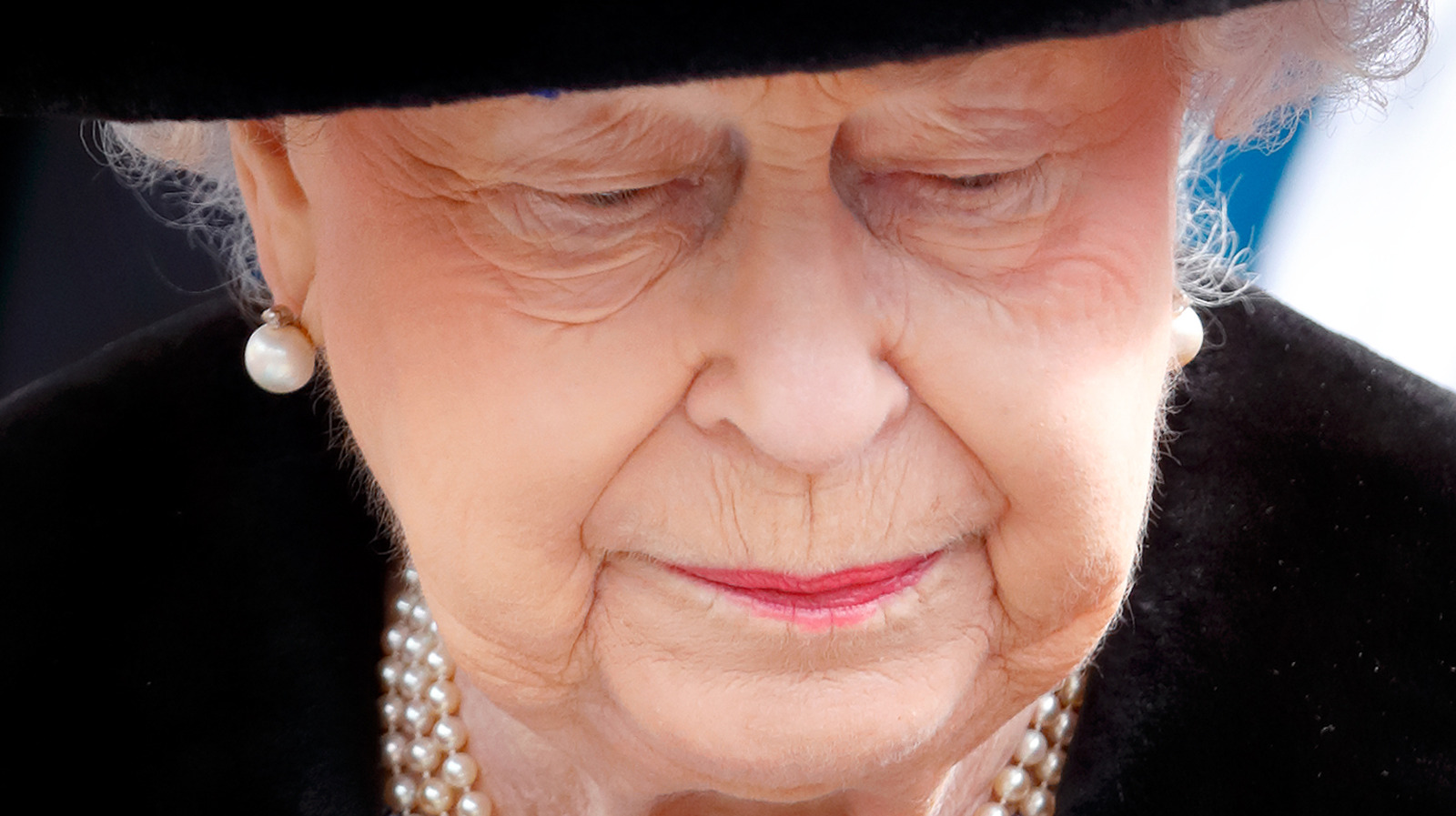 The Truth About Queen Elizabeth's Official Period Of Mourning