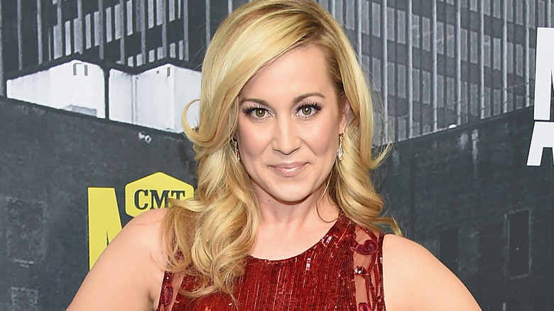 Kellie Pickler: 21 Facts About The American Idol Contestant Turned ...