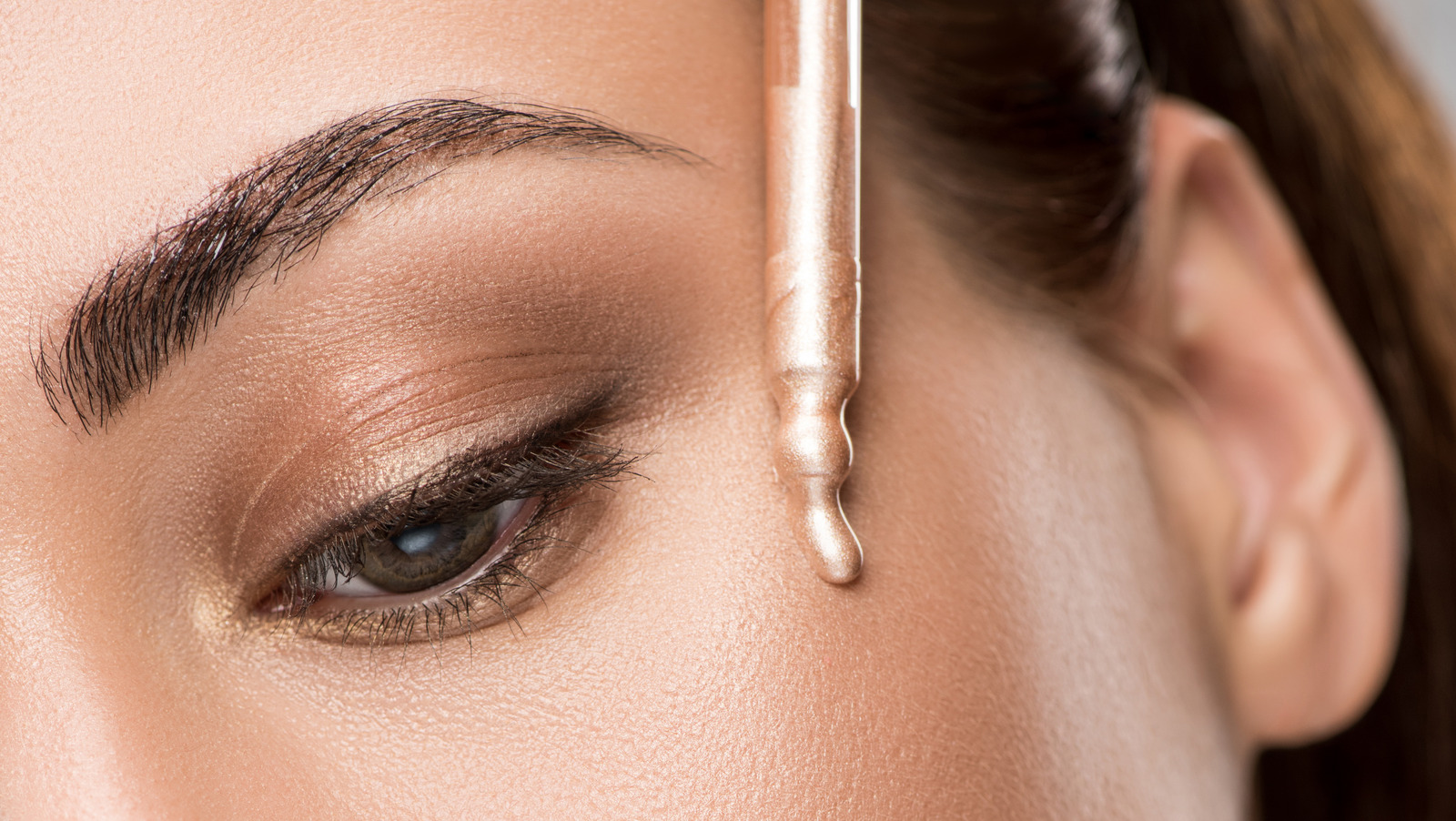 The Viral 'Dream Girl' Highlighting Trend Will Help Lift The Face