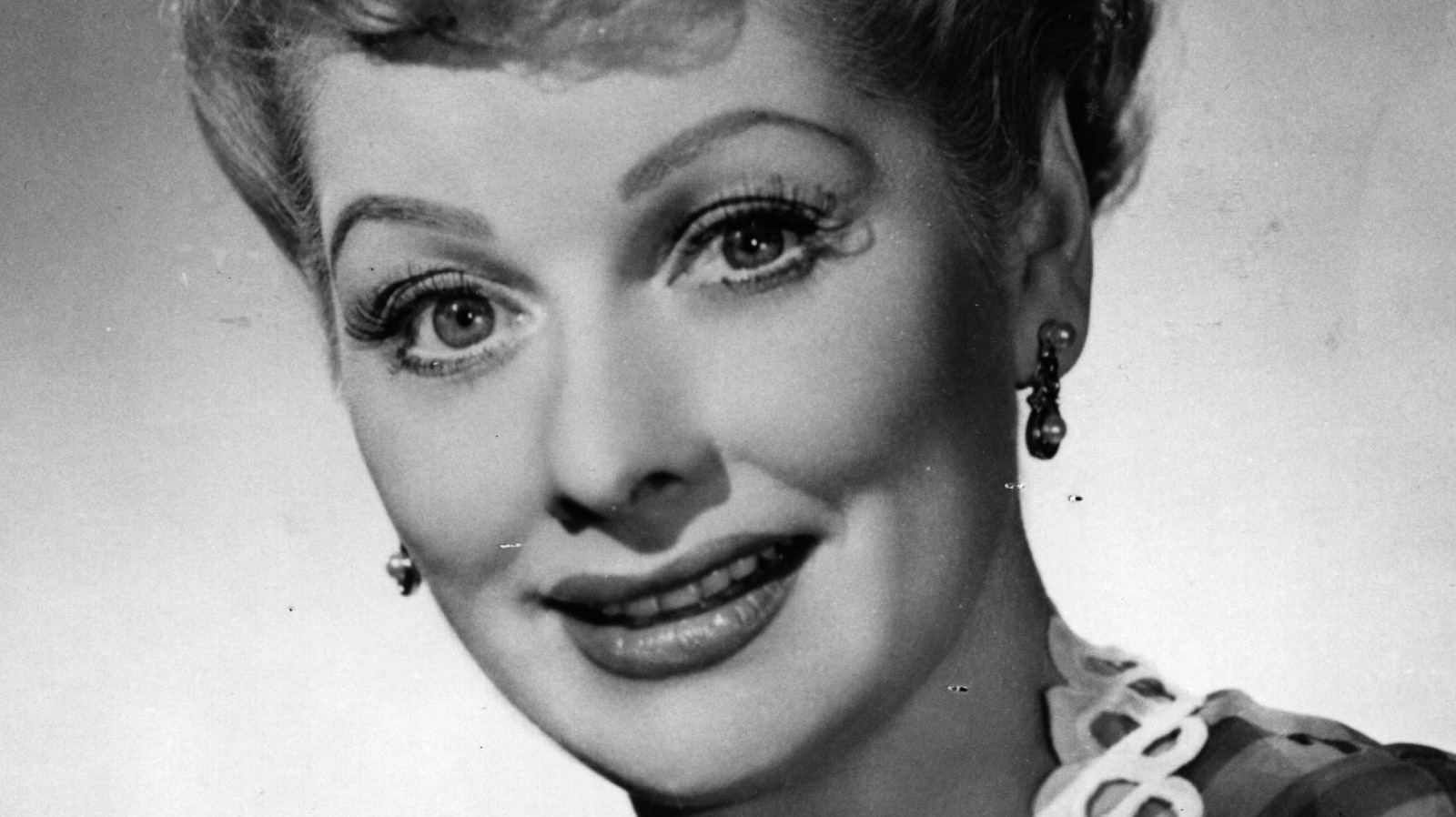 This Famous Funny Lady Was The First Woman To Own A Hollywood Studio this-famous-funny-lady-was-the-first-woman-to-own-a-hollywood-studio
