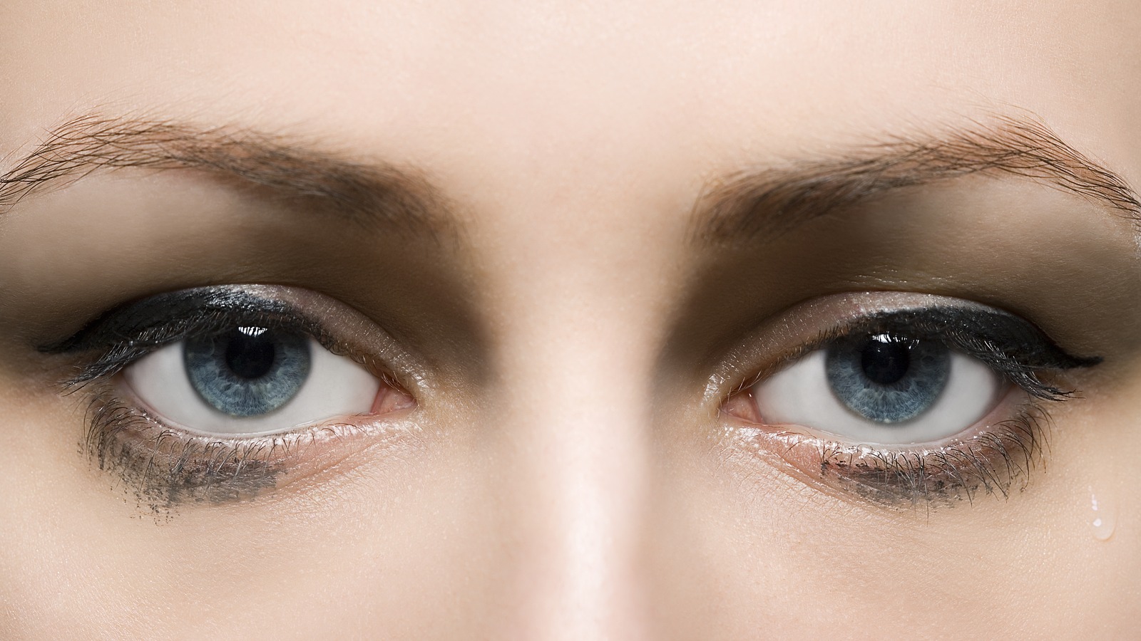 To Fix Make-Up Smudges, All You Need Is A Cotton Swab