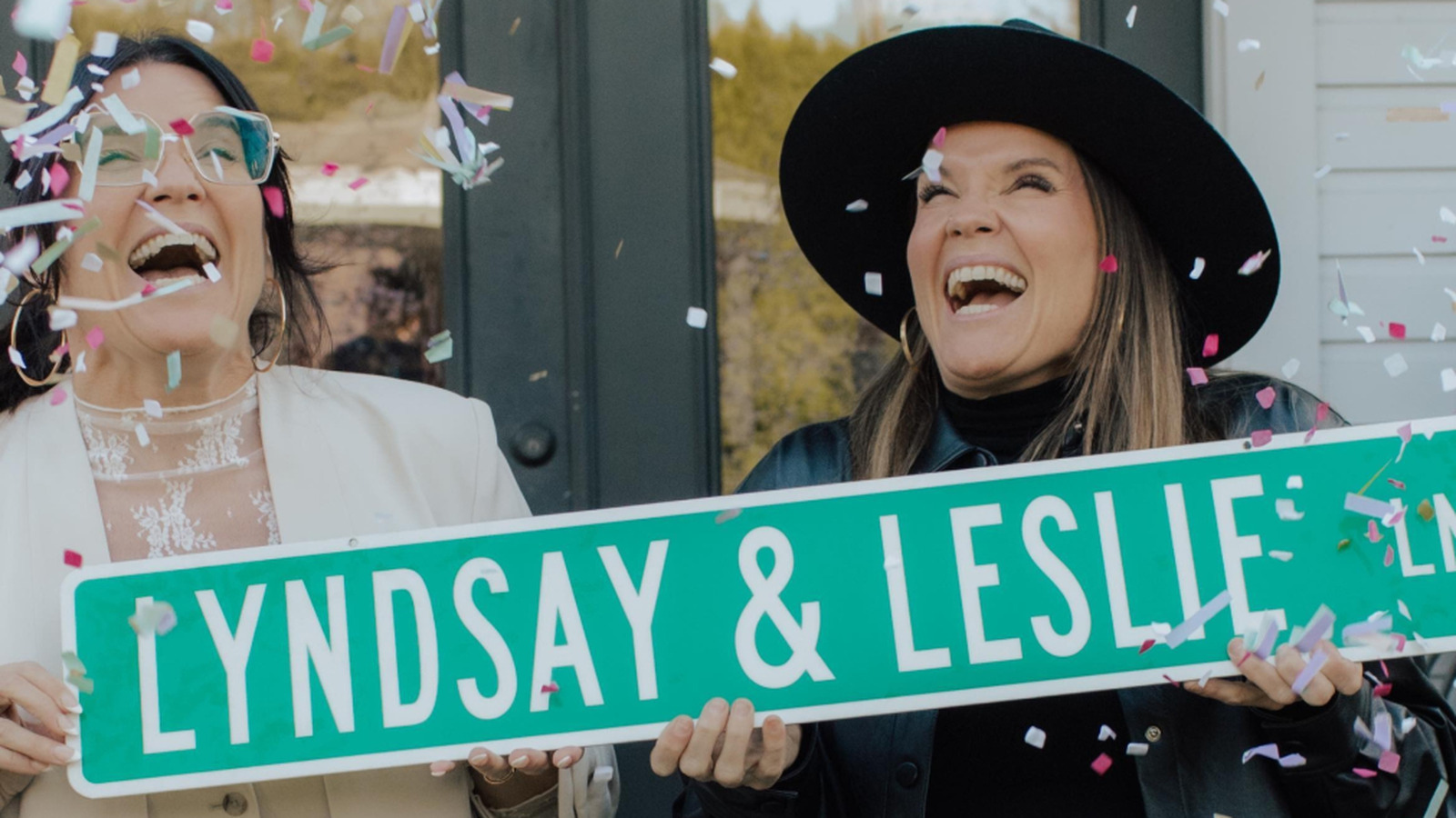 Leslie Davis And Lyndsay Lamb Wikipedia