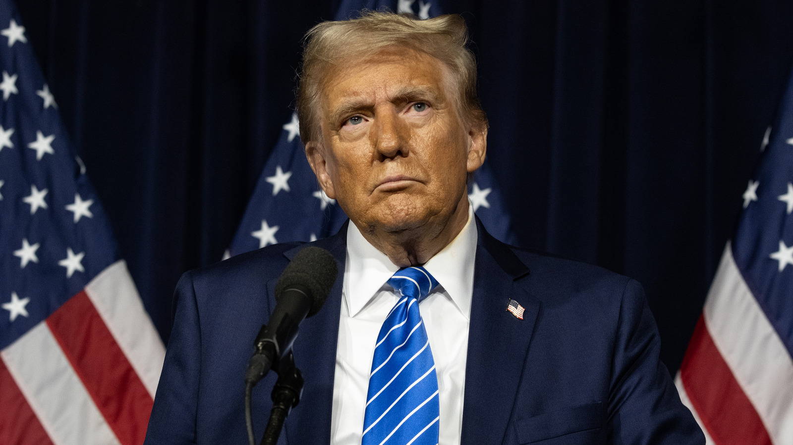 Trump Confuses Rally For Mayor Of Whoville Audition With Bizarre Hair Curl