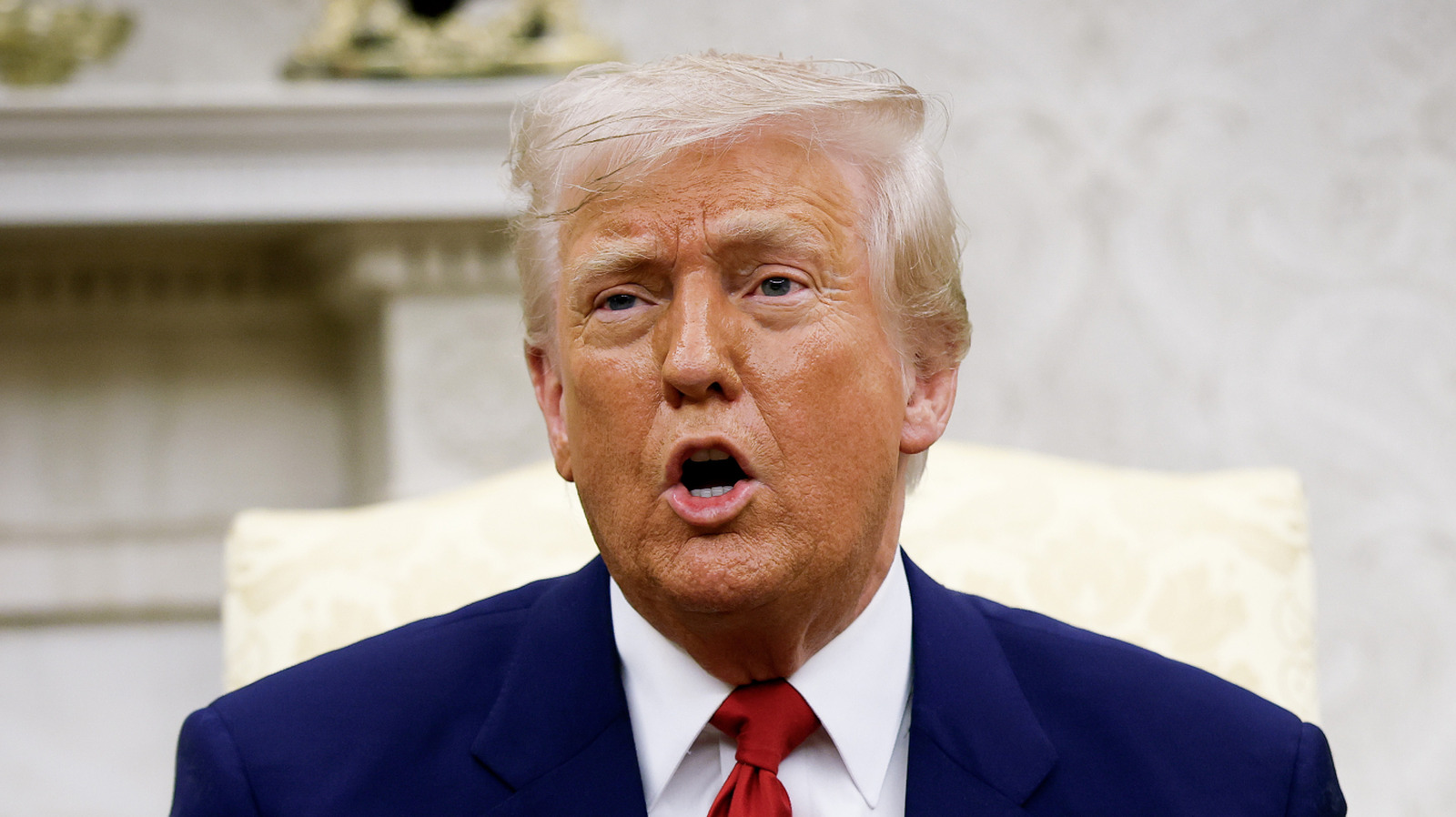 Trump Flaunts Two-Toned Disaster 'Do & Splotchy Tan Fail That Makes Us ...