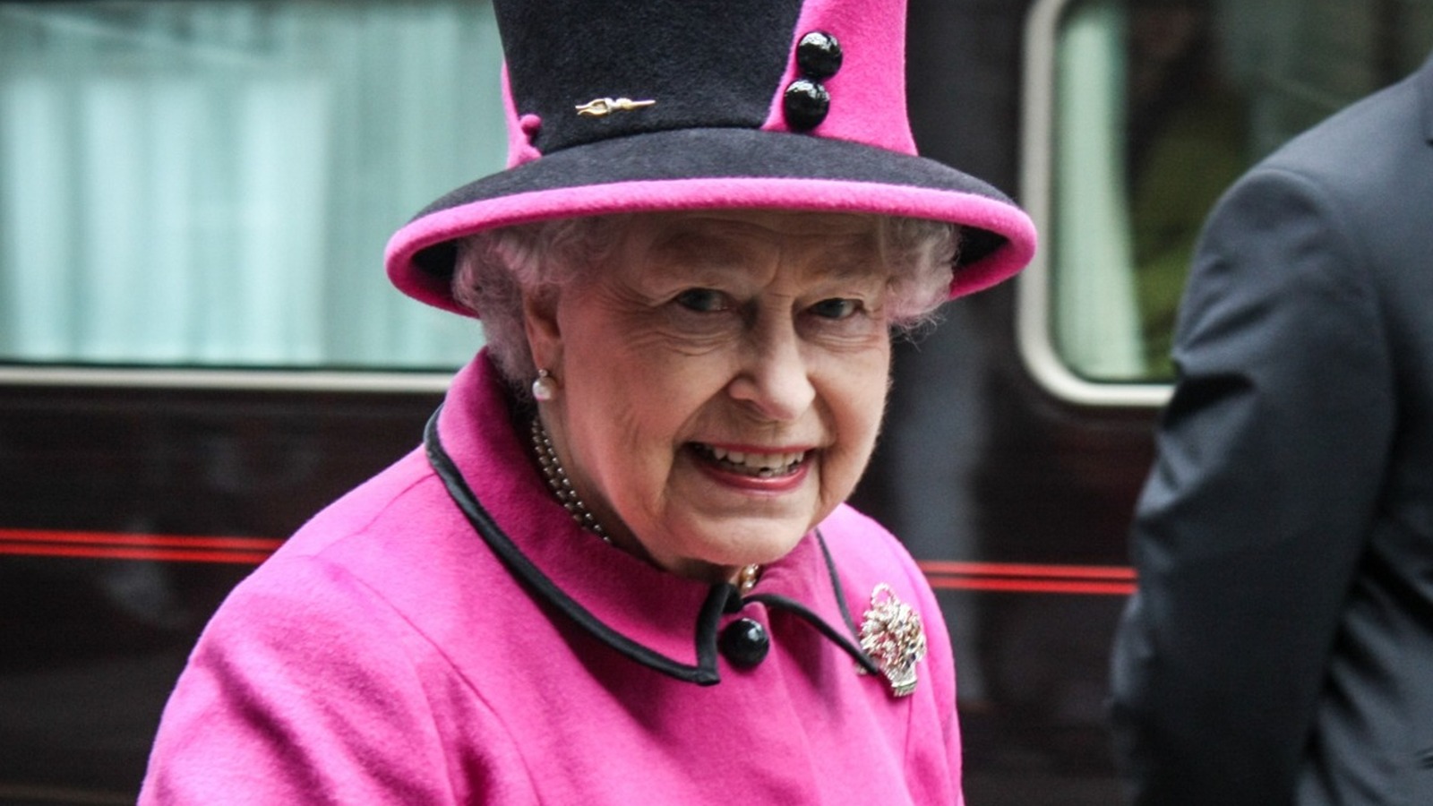 Unearthed Queen Elizabeth Letter Sparks Debate Over Harry & Meghan's ...