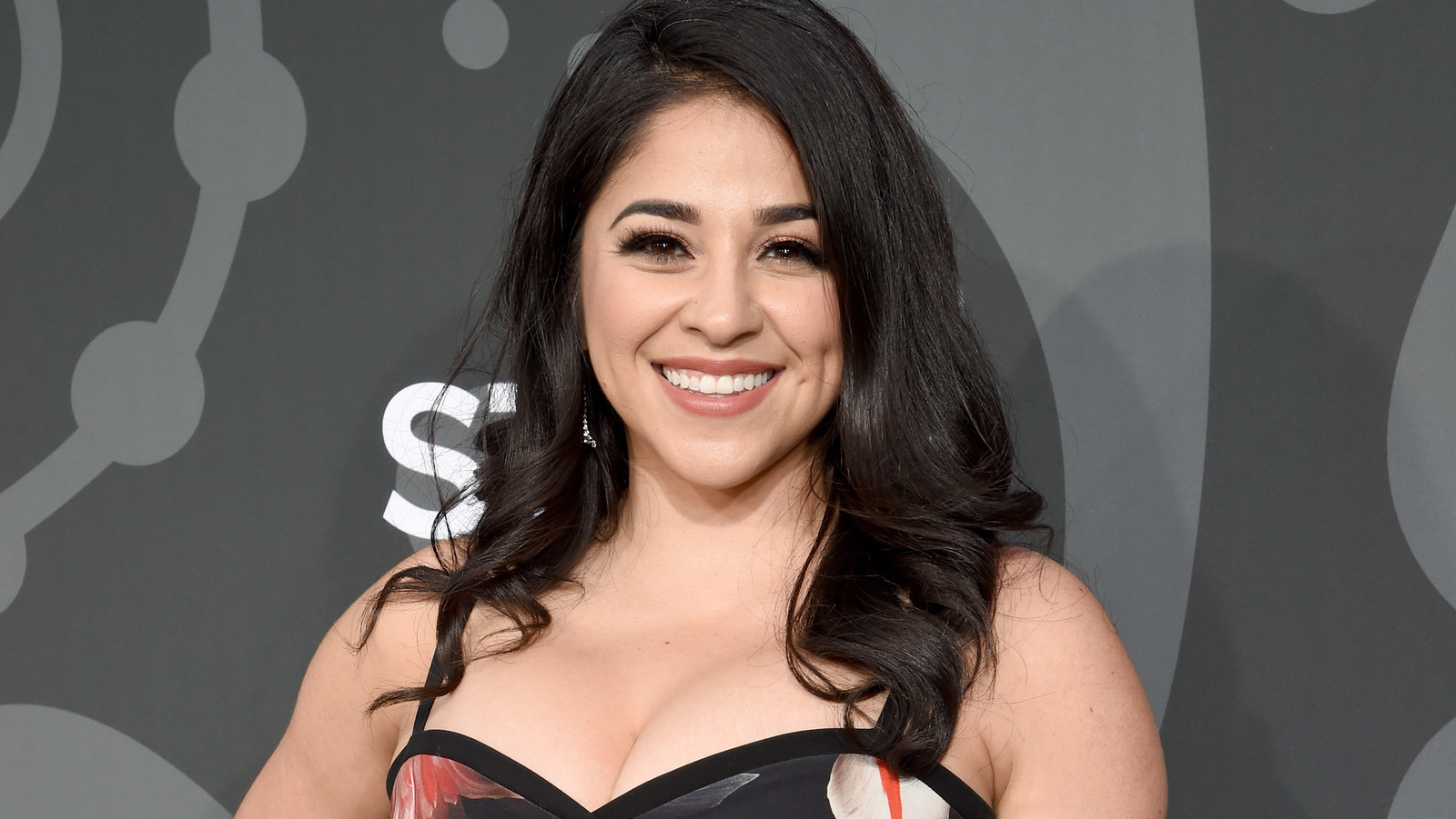 What Drew Hallmark Star Noemí González To Undercover Holiday?