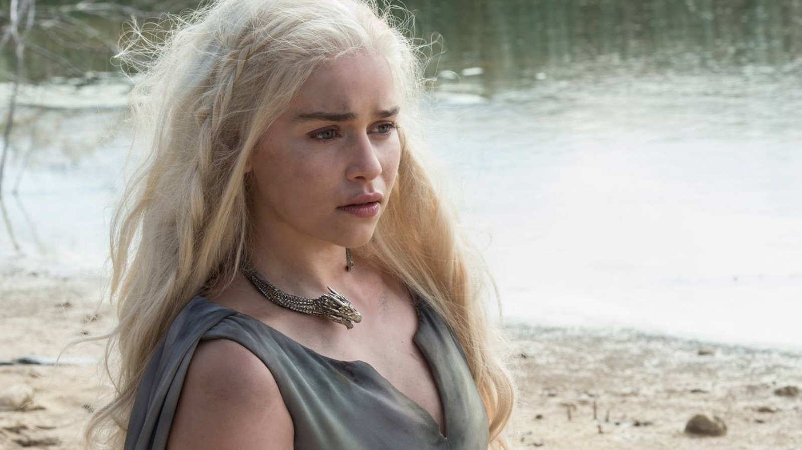What Game Of Thrones' Daenerys Targaryen Should Actually Look Like On ...