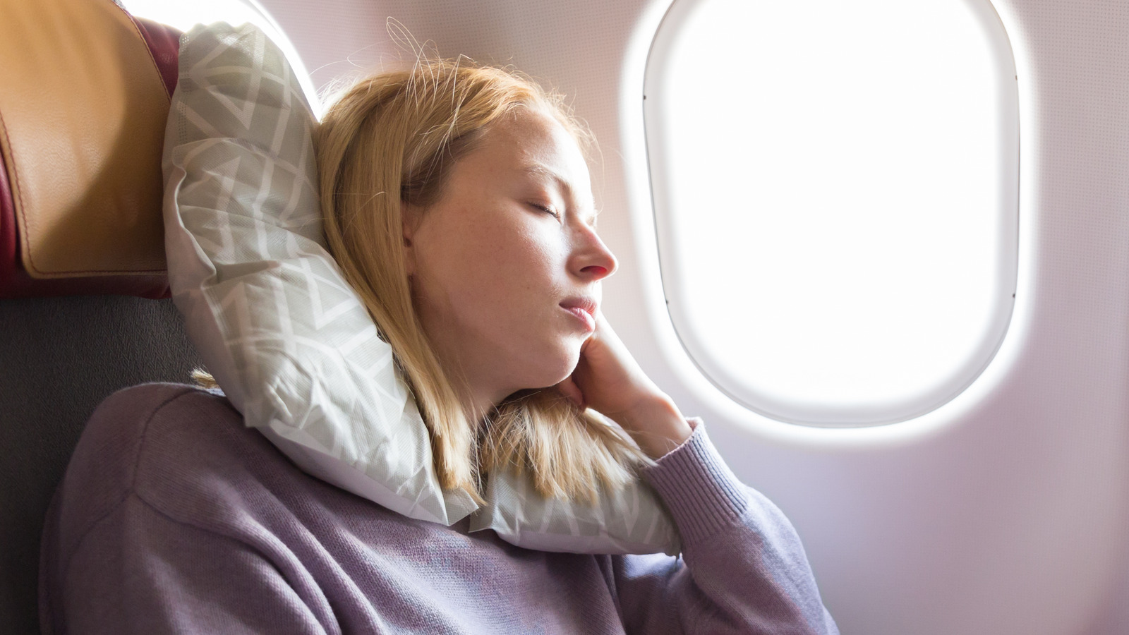 What Happens To Your Body When You're Flying For Over Six Hours