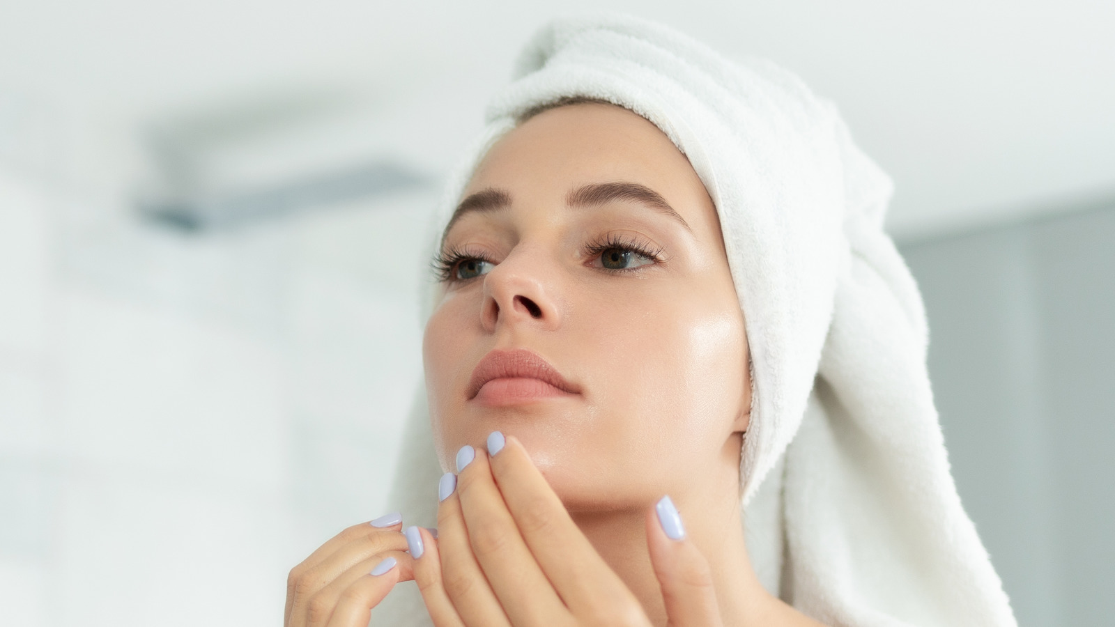 What It Really Means When Your Chin Itches What It Really Means When Your Chin Itches