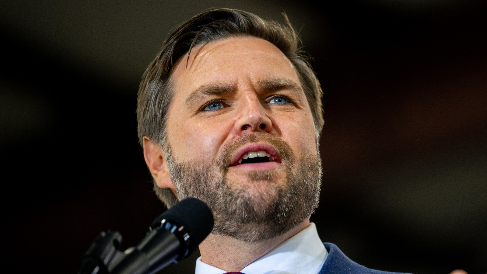 What JD Vance's Favorite Card Game Tells Us About His Political Ambitions