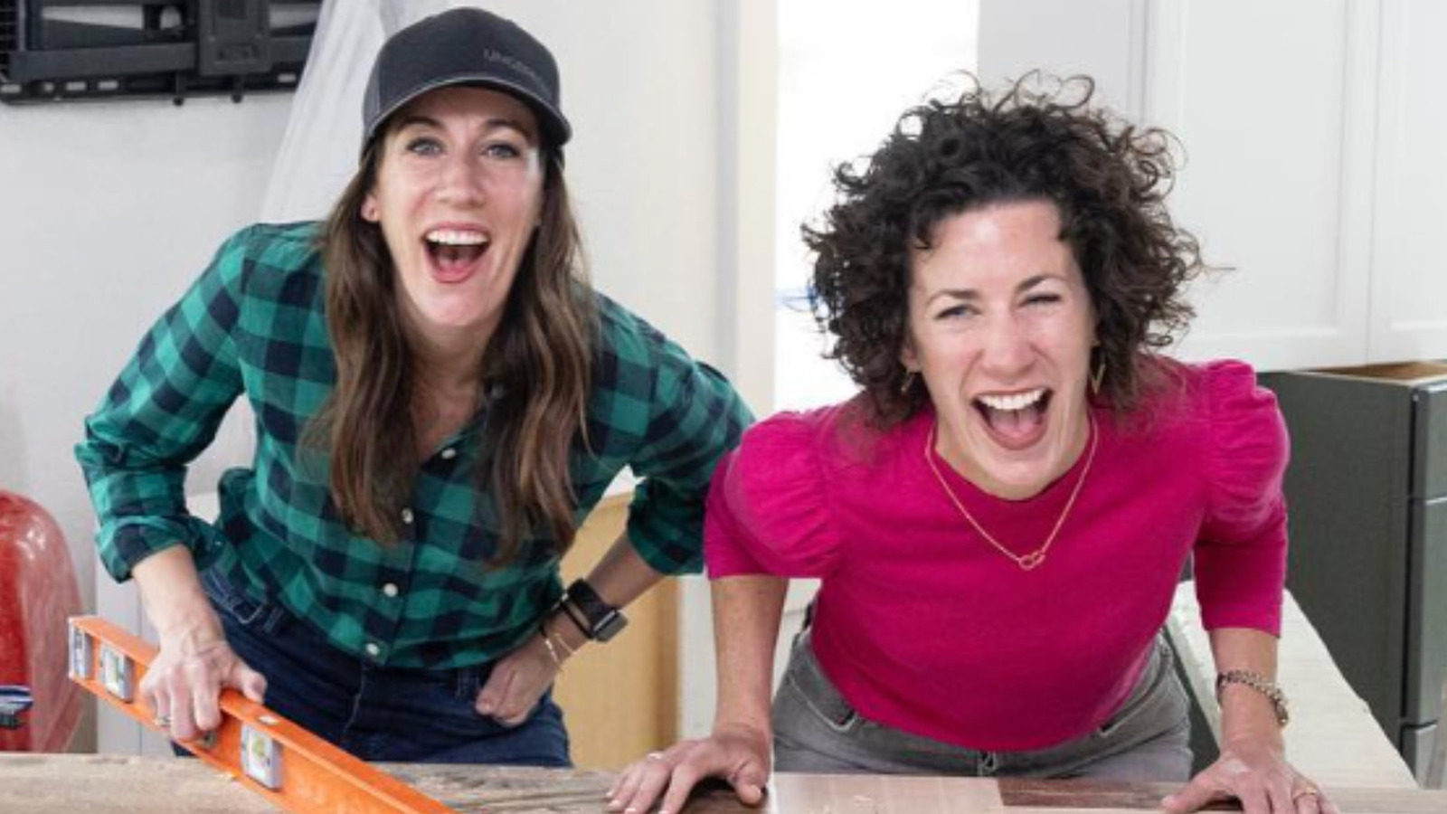 What Only True Fans Know About HGTV's Renovation 911