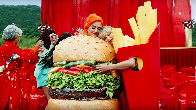 This Is What Taylor Swift Typically Eats In A Day