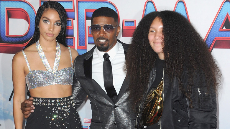 Jamie Foxx Daughter Annalise Jamie Foxx relaxes in Maui with daughter ... Jamie Foxx Daughter Annalise Jamie Foxx relaxes in Maui with daughter ...