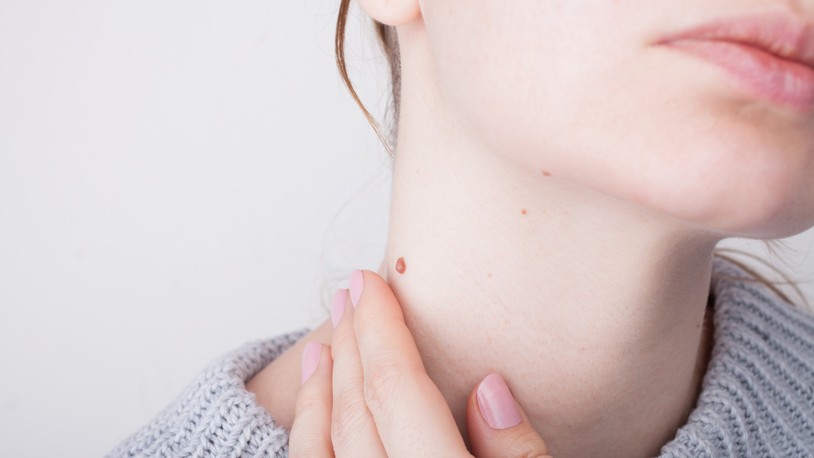 What You Need To Know About Skincare For Your Neck