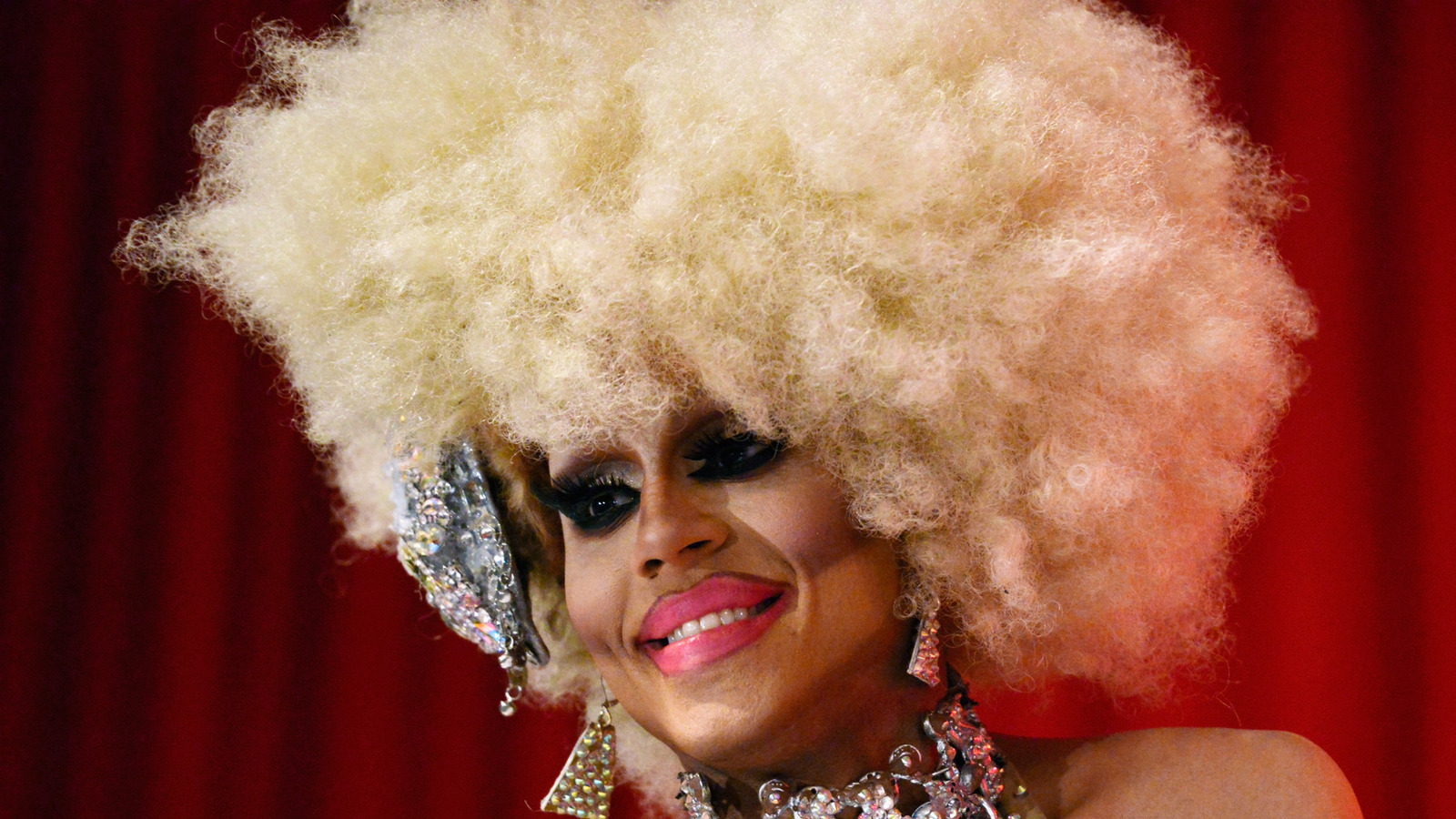 Yara Sofia's Instagram, Twitter & Facebook on IDCrawl