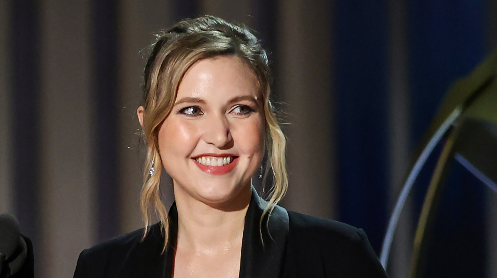 Who Is Taylor Tomlinson? Meet The Woman Taking The Comedy World By Storm