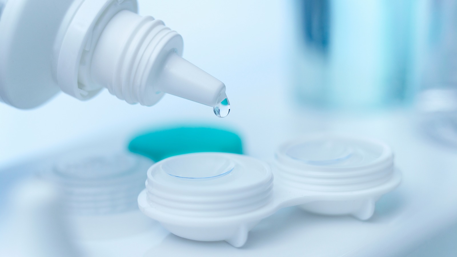 Why Contact Solution Should Be The Newest Staple Piece In Your Makeup Bag