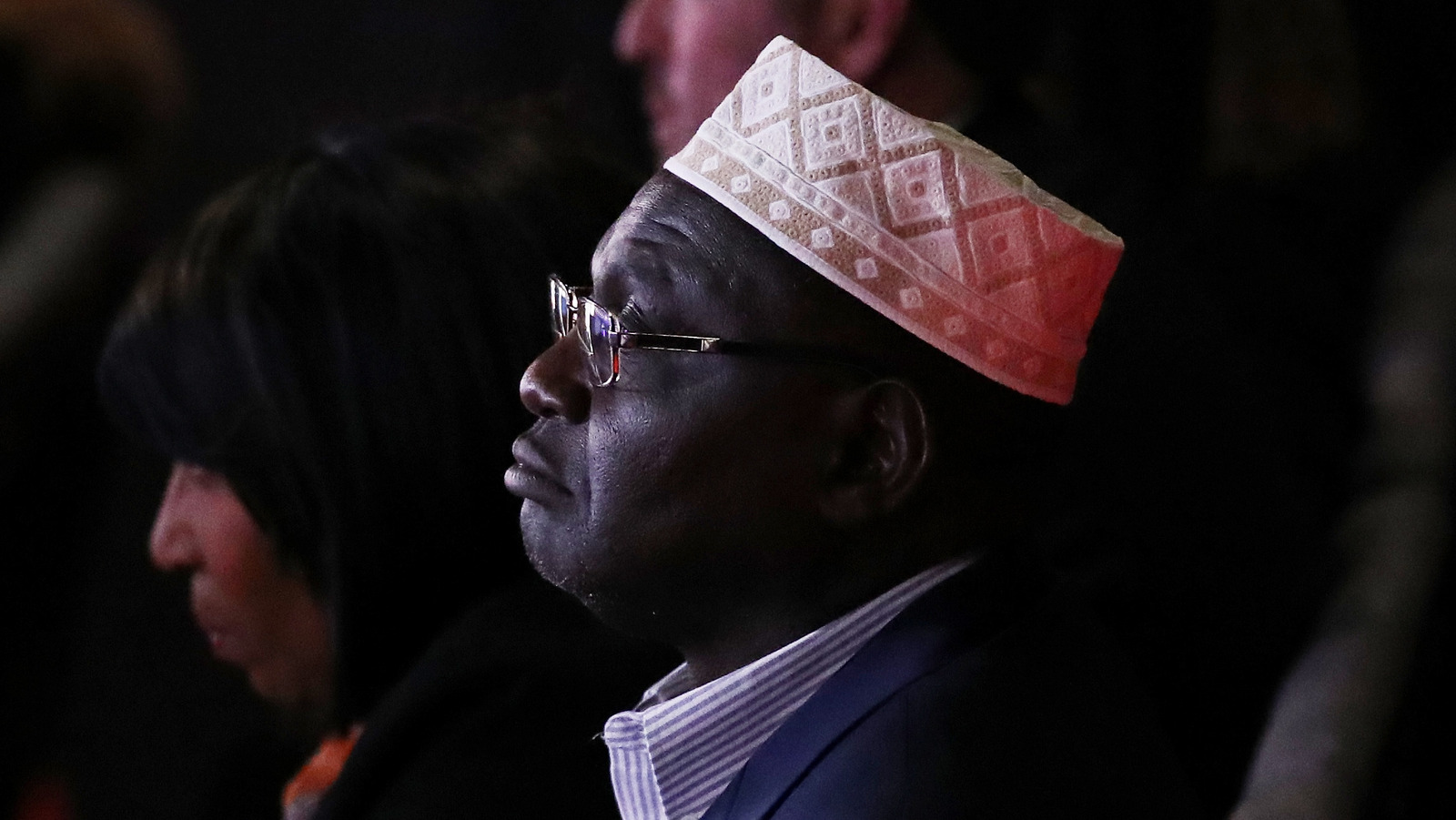Why Obama's Half-Brother Malik Joined Trump During His 2016 ...