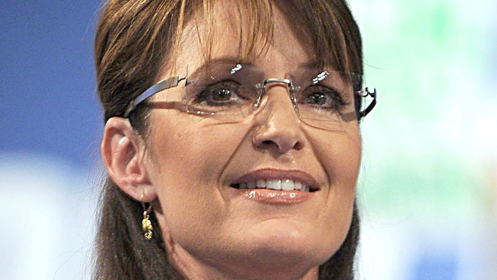 Why Sarah Palin's Jewelry At The CPAC Rally Has Twitter Seeing Red