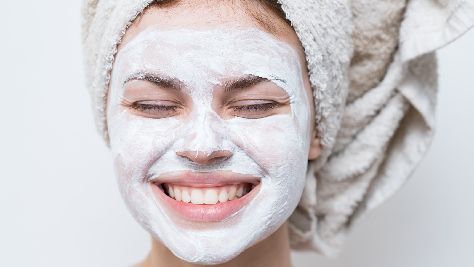 You Should Wear A Hydrating Overnight Mask. This Is Why