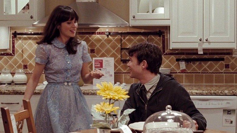 Your Guide To Getting The Rom-Comcore Look